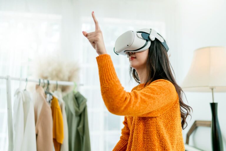 AR In Fashion Industry: The Complete Guide (2025)