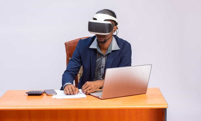 15 Benefits of Virtual Reality Employee Training (2023)